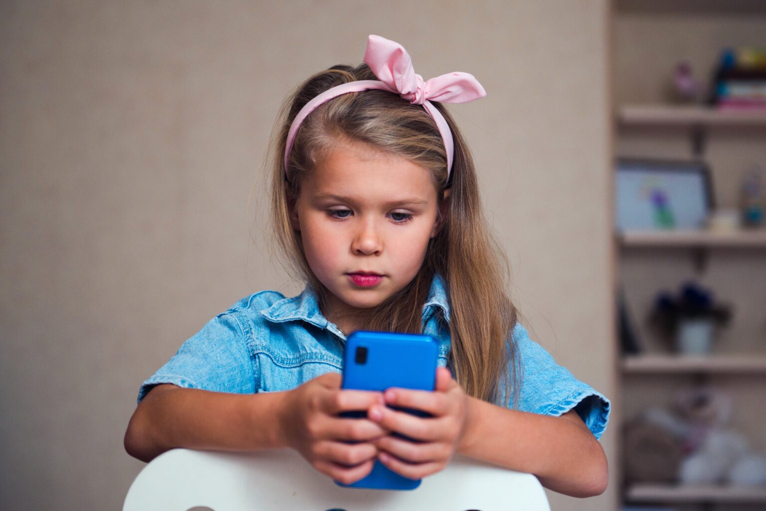 10 Real Reasons Why Screen Time is Bad for Kids | Poppet
