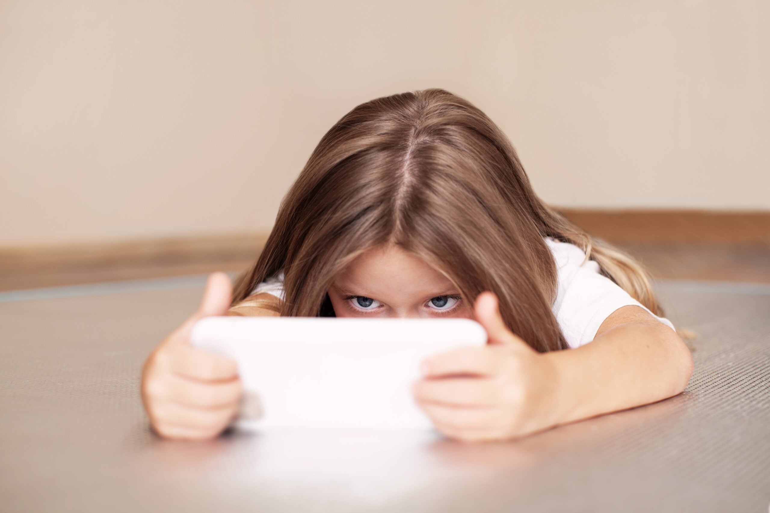 10 Real Reasons Why Screen Time is Bad for Kids | Poppet